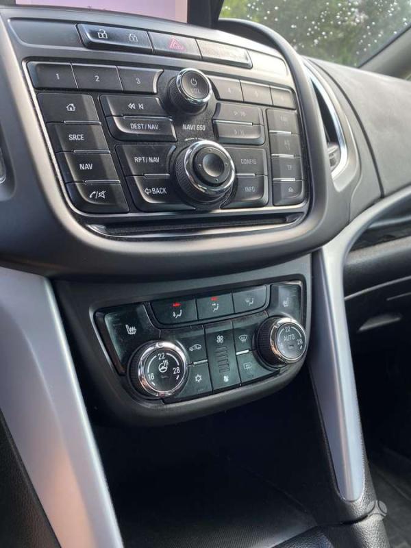 Blue Opel Zafira Tourer 2014 in Panevezys, with an engine capacity of 1.60 L and mileage of 285 thousand km for 4650 €, photo 8 on AUTOMOTO.COM.LV
