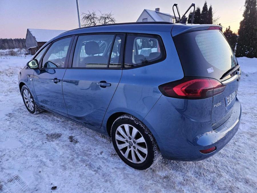 Blue Opel Zafira Tourer 2015 in Taurage, with an engine capacity of 2.00 L and mileage of 197 thousand km for 5800 €, photo 3 on AUTOMOTO.COM.LV
