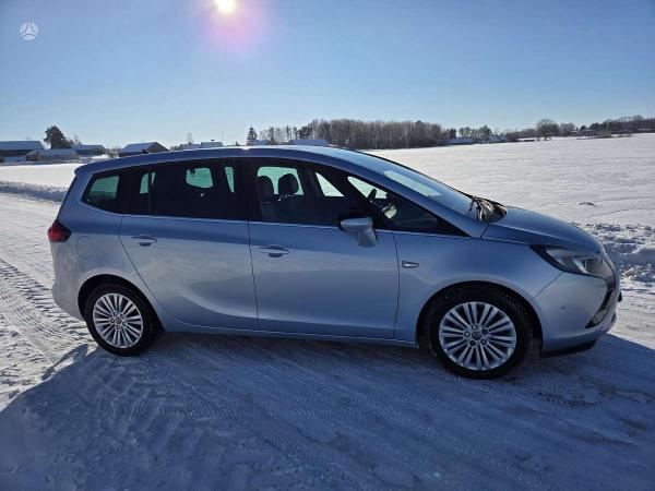 Blue Opel Zafira Tourer 2015 in Kaunas, with an engine capacity of 1.60 L and mileage of 256 thousand km for 5989 €, photo 2 on AUTOMOTO.COM.LV