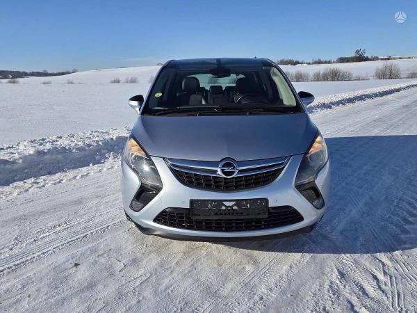 Blue Opel Zafira Tourer 2015 in Kaunas, with an engine capacity of 1.60 L and mileage of 256 thousand km for 5989 €, photo 8 on AUTOMOTO.COM.LV