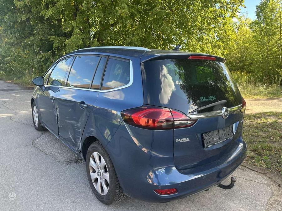Blue Opel Zafira Tourer 2015 in Siauliai, with an engine capacity of 1.60 L and mileage of 198 thousand km for 4350 €, photo 6 on AUTOMOTO.COM.LV