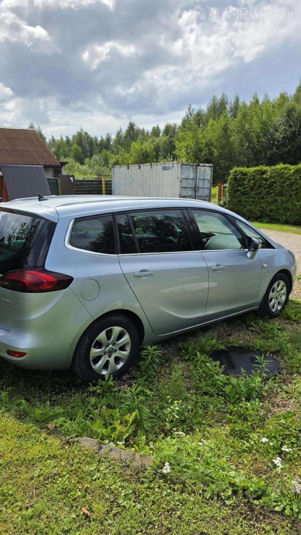 Blue Opel Zafira Tourer 2016 in Vilnius, with an engine capacity of 1.60 L and mileage of 201 thousand km for 5500 €, photo 11 on AUTOMOTO.COM.LV