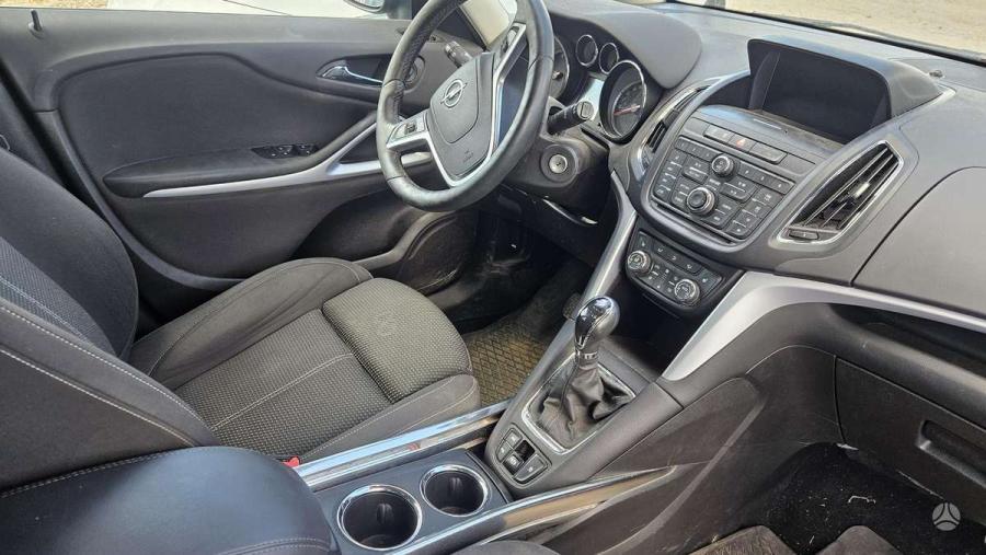 Синий Опель Zafira Tourer 2016 в Рокишкис, объемом двигателя 1.60 л и пробегом 181 тыс. км за 3200 €, фото 14 на AUTOMOTO.COM.LV