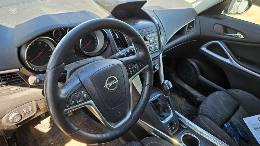 Синий Опель Zafira Tourer 2016 в Рокишкис, объемом двигателя 1.60 л и пробегом 181 тыс. км за 3200 €, фото 19 на AUTOMOTO.COM.LV