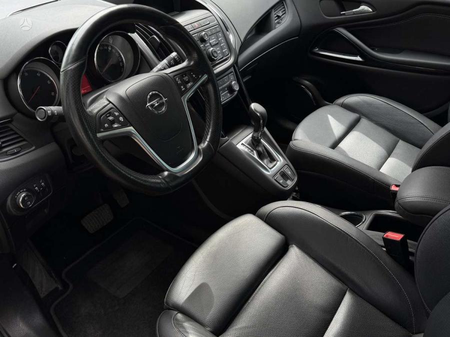 Синий Опель Zafira Tourer 2016 в Мариямполе, объемом двигателя 2.00 л и пробегом 230 тыс. км за 6000 €, фото 11 на AUTOMOTO.COM.LV