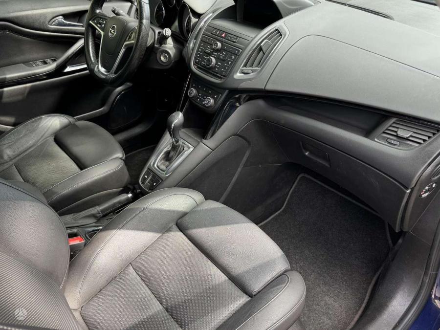 Синий Опель Zafira Tourer 2016 в Мариямполе, объемом двигателя 2.00 л и пробегом 230 тыс. км за 6000 €, фото 14 на AUTOMOTO.COM.LV