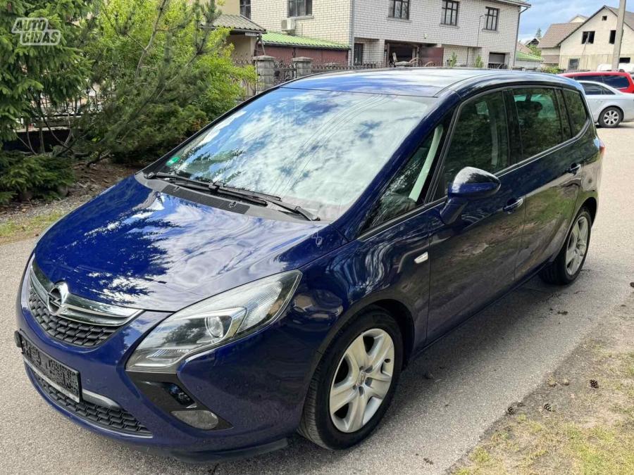 Blue Opel Zafira Tourer 2016 in Marijampole, with an engine capacity of 2.00 L and mileage of 230 thousand km for 6700 €, photo 4 on AUTOMOTO.COM.LV