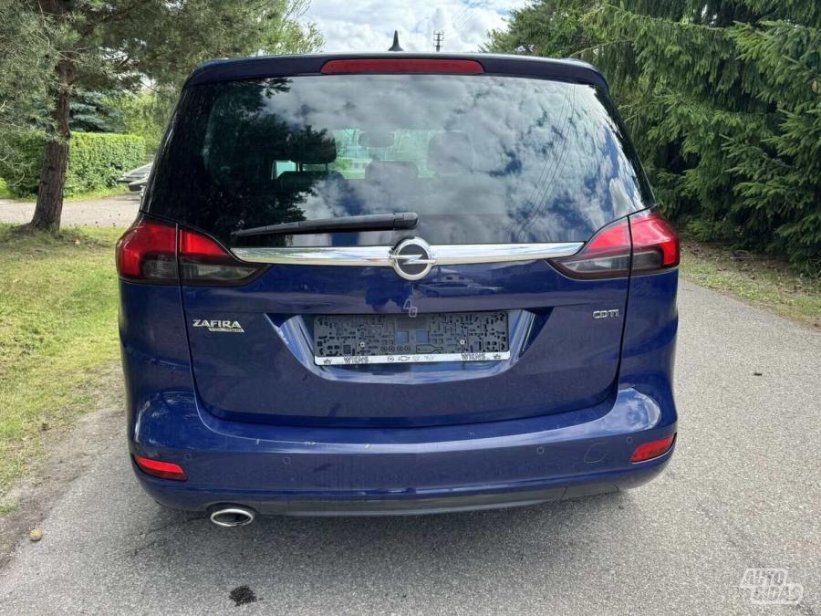Blue Opel Zafira Tourer 2016 in Marijampole, with an engine capacity of 2.00 L and mileage of 230 thousand km for 6700 €, photo 7 on AUTOMOTO.COM.LV