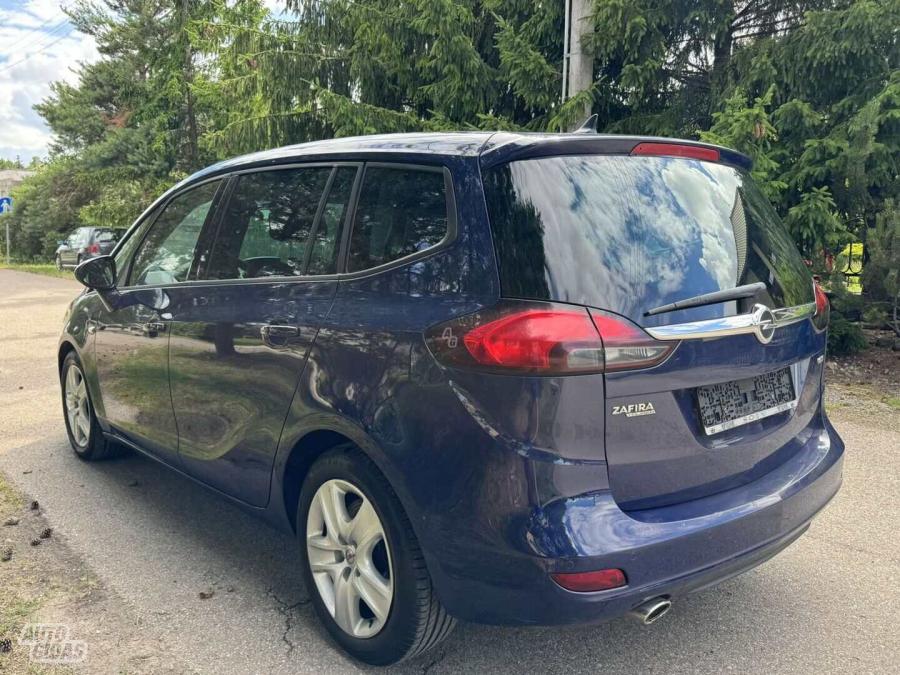 Blue Opel Zafira Tourer 2016 in Marijampole, with an engine capacity of 2.00 L and mileage of 230 thousand km for 6700 €, photo 8 on AUTOMOTO.COM.LV