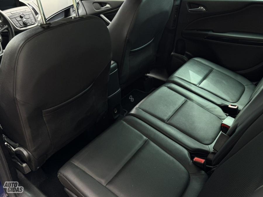 Blue Opel Zafira Tourer 2016 in Marijampole, with an engine capacity of 2.00 L and mileage of 230 thousand km for 6700 €, photo 12 on AUTOMOTO.COM.LV