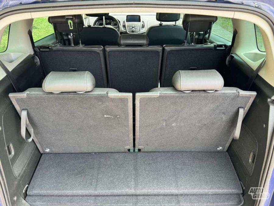 Blue Opel Zafira Tourer 2016 in Marijampole, with an engine capacity of 2.00 L and mileage of 230 thousand km for 6700 €, photo 18 on AUTOMOTO.COM.LV