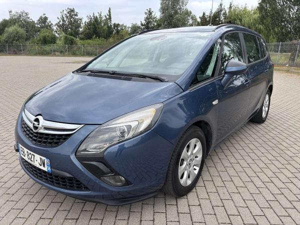 Blue Opel Zafira Tourer 2016 in Marijampole, with an engine capacity of 1.60 L and mileage of 246 thousand km for 4700 €, photo 1 on AUTOMOTO.COM.LV