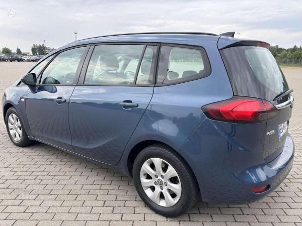 Blue Opel Zafira Tourer 2016 in Marijampole, with an engine capacity of 1.60 L and mileage of 246 thousand km for 4700 €, photo 10 on AUTOMOTO.COM.LV