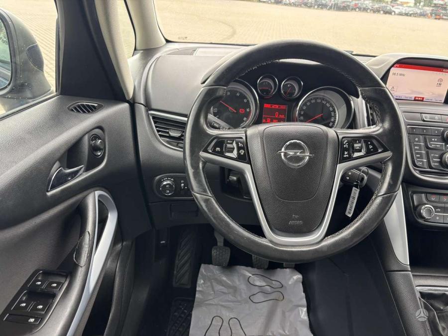 Zils Opel Zafira Tourer 2016 Marijampole, ar dzinēja tilpumu 1.60 L un nobraukumu 246 tūkst. km par 4700 €, foto 13 vietnē AUTOMOTO.COM.LV