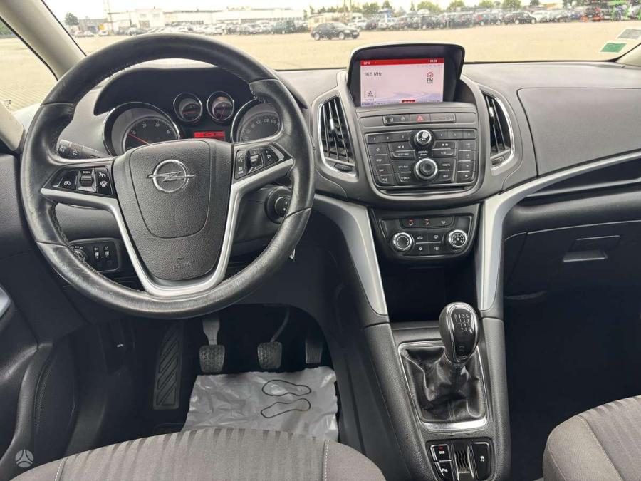 Zils Opel Zafira Tourer 2016 Marijampole, ar dzinēja tilpumu 1.60 L un nobraukumu 246 tūkst. km par 4700 €, foto 14 vietnē AUTOMOTO.COM.LV