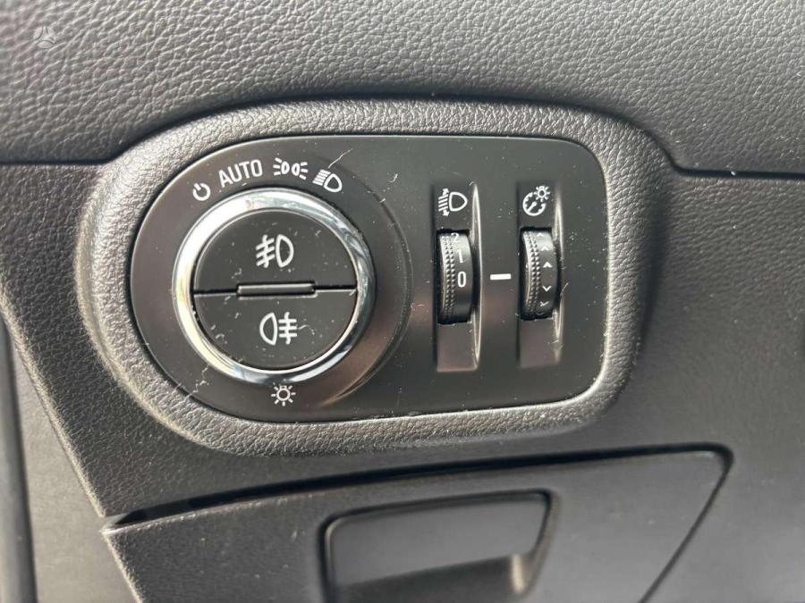 Zils Opel Zafira Tourer 2016 Marijampole, ar dzinēja tilpumu 1.60 L un nobraukumu 246 tūkst. km par 4700 €, foto 16 vietnē AUTOMOTO.COM.LV
