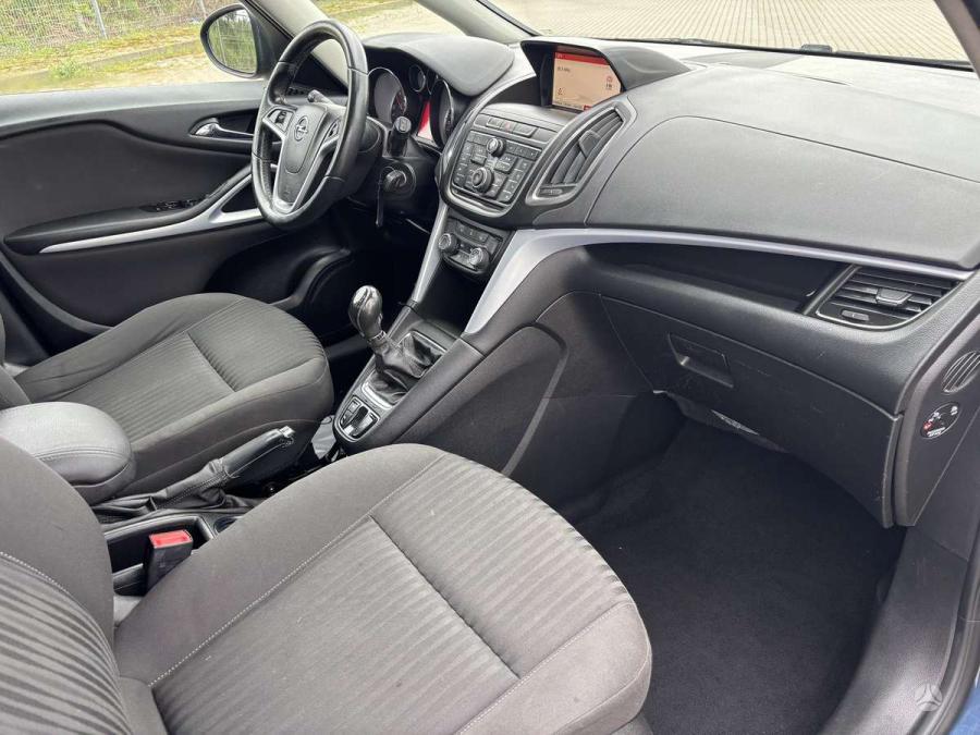 Zils Opel Zafira Tourer 2016 Marijampole, ar dzinēja tilpumu 1.60 L un nobraukumu 246 tūkst. km par 4700 €, foto 22 vietnē AUTOMOTO.COM.LV