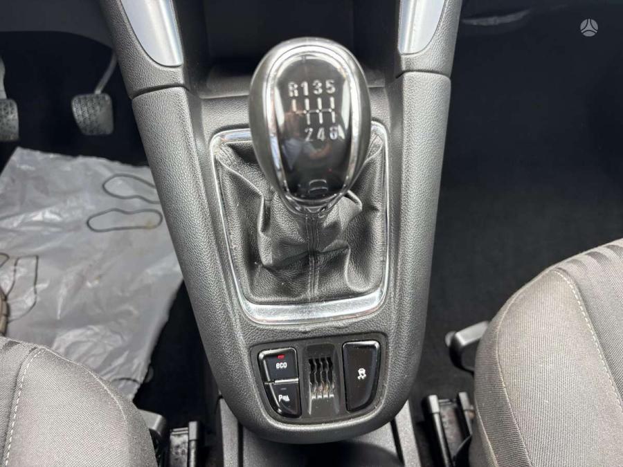 Zils Opel Zafira Tourer 2016 Marijampole, ar dzinēja tilpumu 1.60 L un nobraukumu 246 tūkst. km par 4700 €, foto 23 vietnē AUTOMOTO.COM.LV