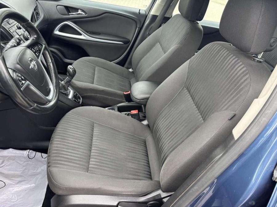 Zils Opel Zafira Tourer 2016 Marijampole, ar dzinēja tilpumu 1.60 L un nobraukumu 246 tūkst. km par 4700 €, foto 24 vietnē AUTOMOTO.COM.LV