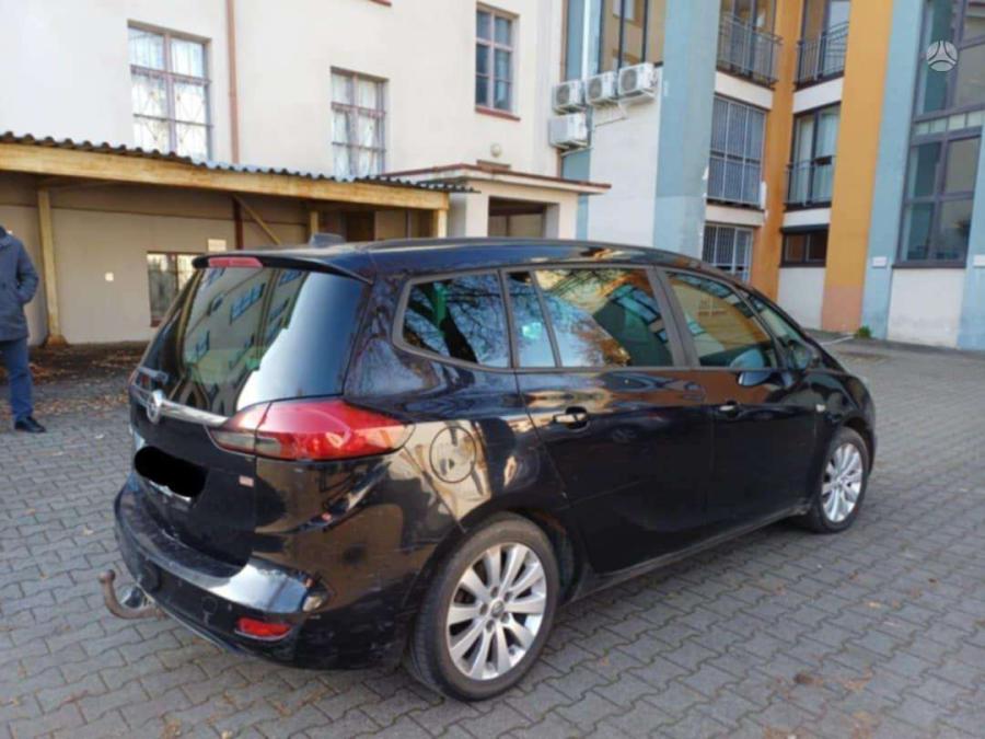 Zils Opel Zafira Tourer 2017 Viļņa, ar dzinēja tilpumu 1.60 L un nobraukumu 251 tūkst. km par 5500 €, foto 3 vietnē AUTOMOTO.COM.LV