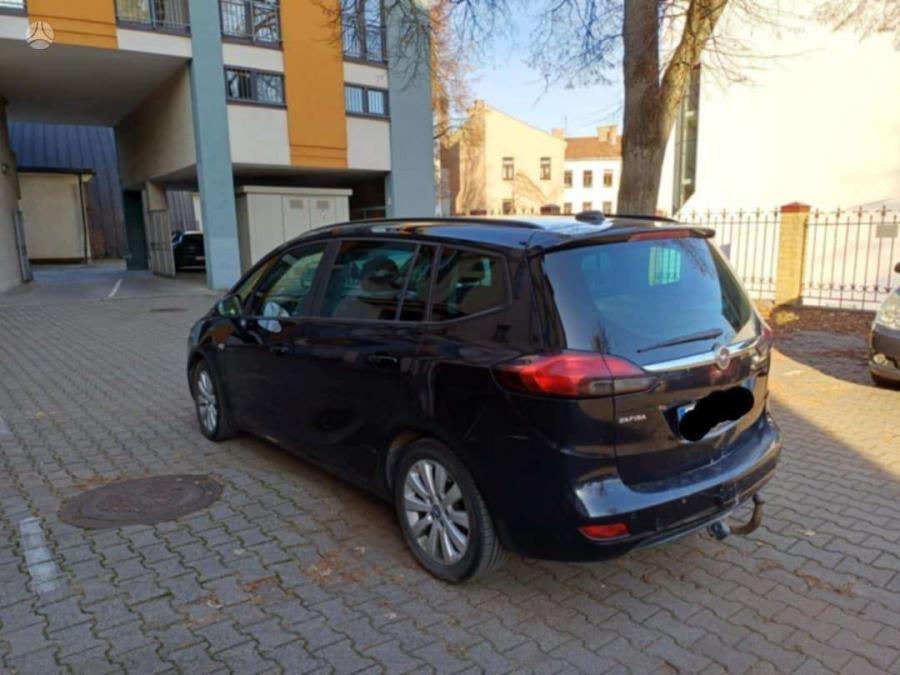 Zils Opel Zafira Tourer 2017 Viļņa, ar dzinēja tilpumu 1.60 L un nobraukumu 251 tūkst. km par 5500 €, foto 4 vietnē AUTOMOTO.COM.LV
