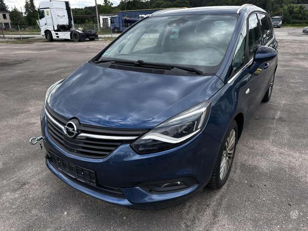 Blue Opel Zafira Tourer 2017 in Prienai, with an engine capacity of 1.60 L and mileage of 239 thousand km for 3650 €, photo 2 on AUTOMOTO.COM.LV