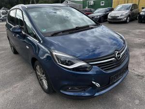 Blue Opel Zafira Tourer 2017 in Prienai, with an engine capacity of 1.60 L and mileage of 239 thousand km for 3650 €, photo 4 on AUTOMOTO.COM.LV
