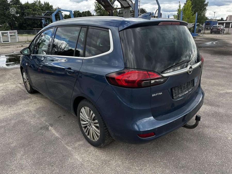 Blue Opel Zafira Tourer 2017 in Prienai, with an engine capacity of 1.60 L and mileage of 239 thousand km for 3650 €, photo 7 on AUTOMOTO.COM.LV