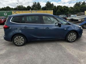 Blue Opel Zafira Tourer 2017 in Prienai, with an engine capacity of 1.60 L and mileage of 239 thousand km for 3650 €, photo 11 on AUTOMOTO.COM.LV