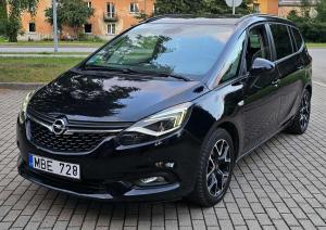Blue Opel Zafira Tourer 2017 in Siauliai, with an engine capacity of 1.60 L and mileage of 250 thousand km for 5950 €, photo 3 on AUTOMOTO.COM.LV