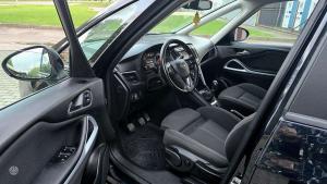 Blue Opel Zafira Tourer 2017 in Siauliai, with an engine capacity of 1.60 L and mileage of 250 thousand km for 5950 €, photo 12 on AUTOMOTO.COM.LV