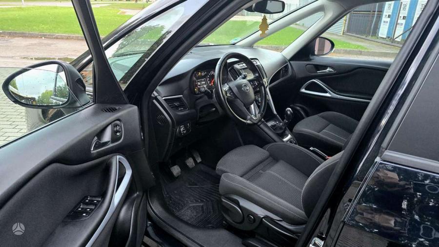 Blue Opel Zafira Tourer 2017 in Siauliai, with an engine capacity of 1.60 L and mileage of 250 thousand km for 5950 €, photo 12 on AUTOMOTO.COM.LV