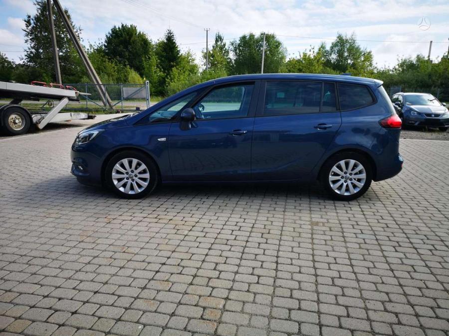 Blue Opel Zafira Tourer 2018 in Radviliskis, with an engine capacity of 1.36 L and mileage of 167 thousand km for 7750 €, photo 3 on AUTOMOTO.COM.LV