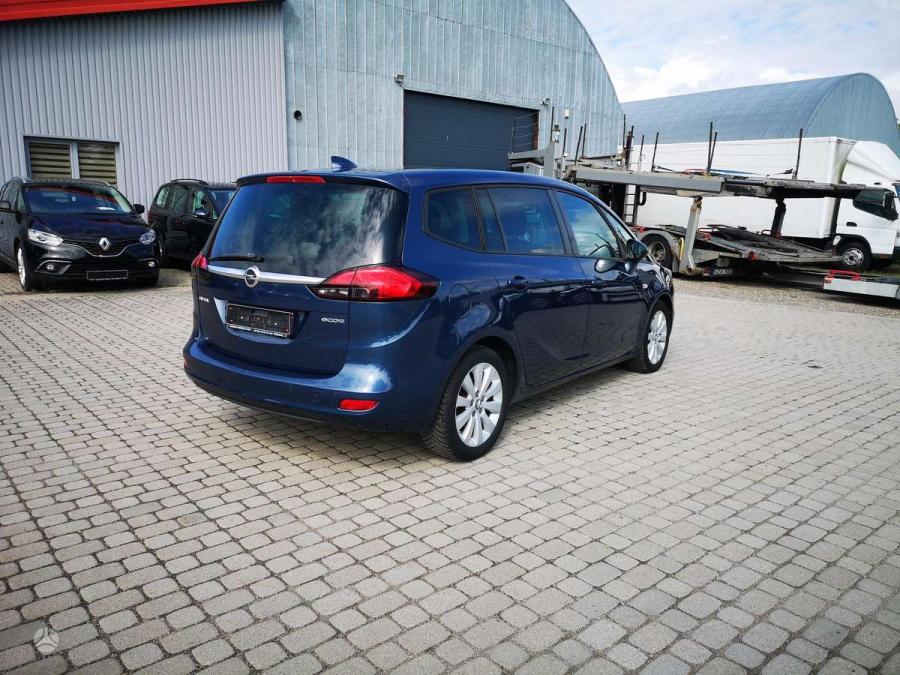Blue Opel Zafira Tourer 2018 in Radviliskis, with an engine capacity of 1.36 L and mileage of 167 thousand km for 7750 €, photo 7 on AUTOMOTO.COM.LV