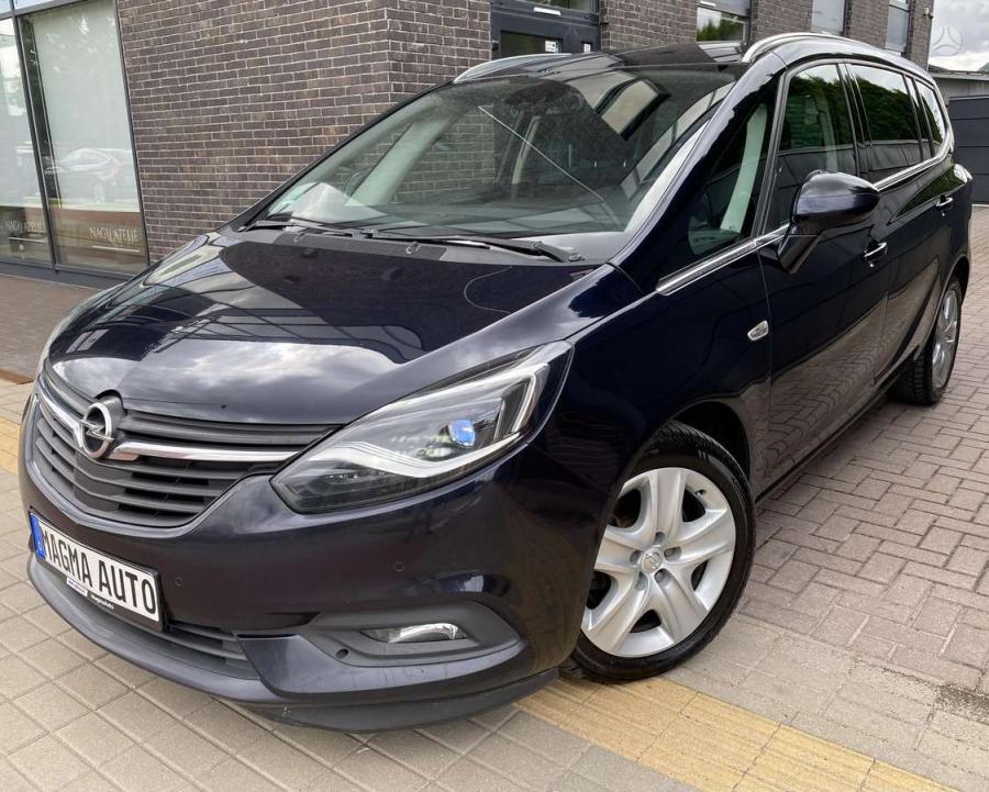 Blue Opel Zafira Tourer 2019 in Marijampole, with an engine capacity of 1.96 L and mileage of 223 thousand km for 8450 €, photo 9 on AUTOMOTO.COM.LV