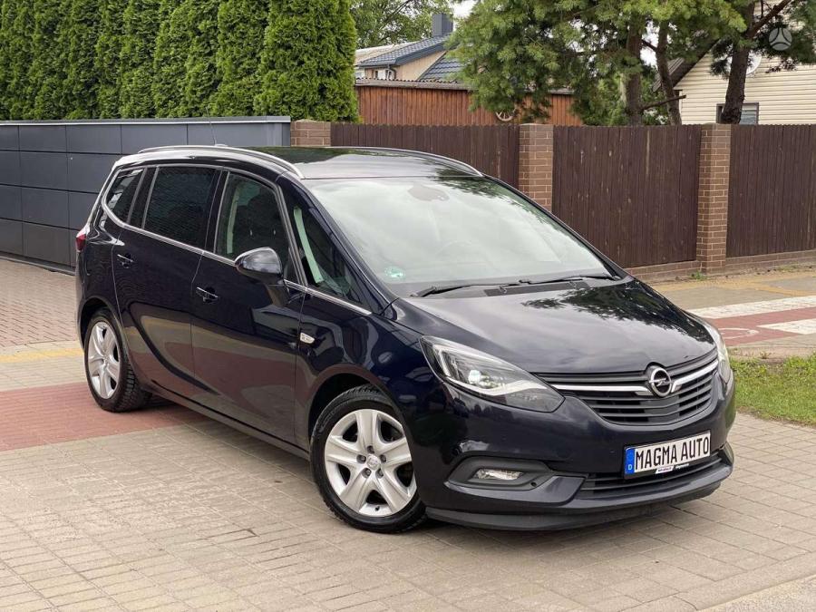Blue Opel Zafira Tourer 2019 in Marijampole, with an engine capacity of 1.96 L and mileage of 223 thousand km for 8450 €, photo 3 on AUTOMOTO.COM.LV