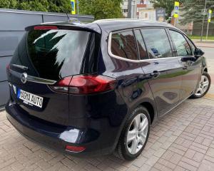 Blue Opel Zafira Tourer 2019 in Marijampole, with an engine capacity of 1.96 L and mileage of 223 thousand km for 8450 €, photo 5 on AUTOMOTO.COM.LV