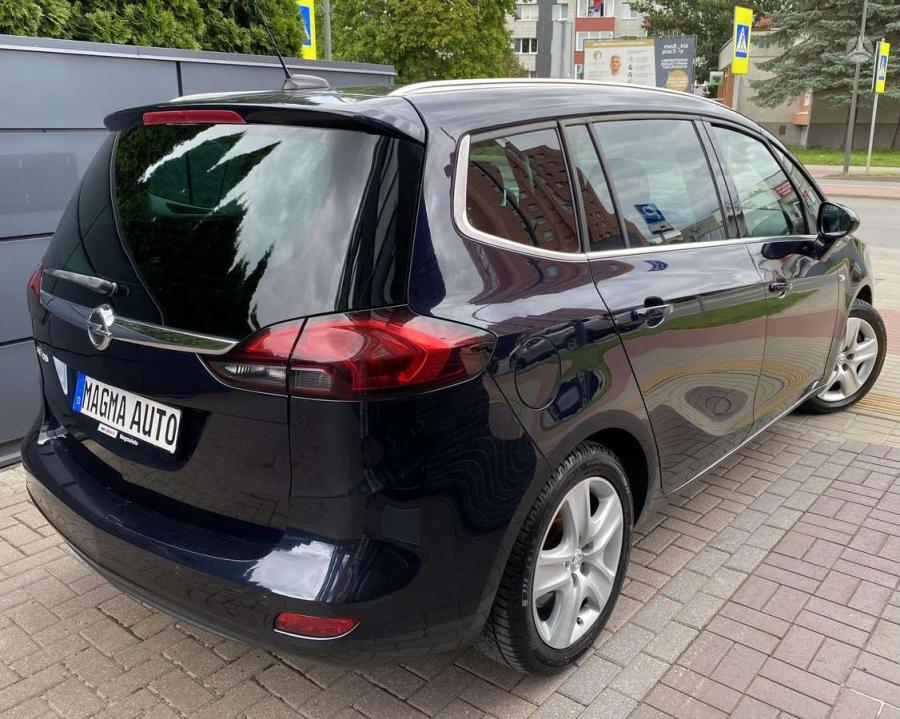Blue Opel Zafira Tourer 2019 in Marijampole, with an engine capacity of 1.96 L and mileage of 223 thousand km for 8450 €, photo 5 on AUTOMOTO.COM.LV