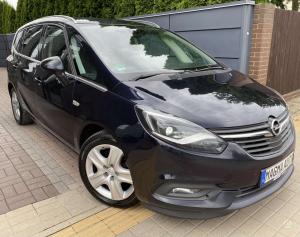 Blue Opel Zafira Tourer 2019 in Marijampole, with an engine capacity of 1.96 L and mileage of 223 thousand km for 8450 €, photo 9 on AUTOMOTO.COM.LV