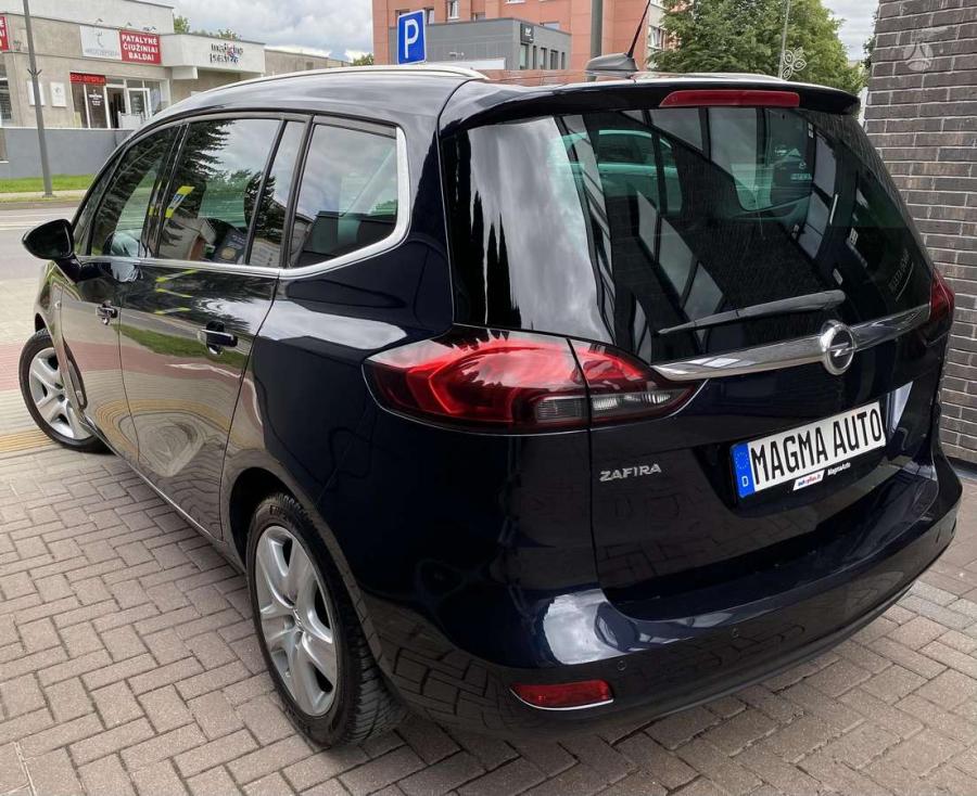 Blue Opel Zafira Tourer 2019 in Marijampole, with an engine capacity of 1.96 L and mileage of 223 thousand km for 8450 €, photo 14 on AUTOMOTO.COM.LV