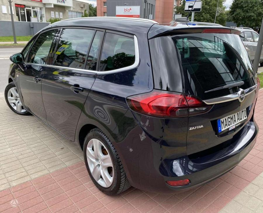 Blue Opel Zafira Tourer 2019 in Marijampole, with an engine capacity of 1.96 L and mileage of 223 thousand km for 8450 €, photo 15 on AUTOMOTO.COM.LV