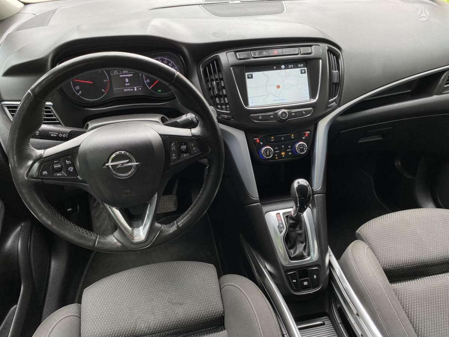 Blue Opel Zafira Tourer 2019 in Marijampole, with an engine capacity of 1.96 L and mileage of 223 thousand km for 8450 €, photo 23 on AUTOMOTO.COM.LV