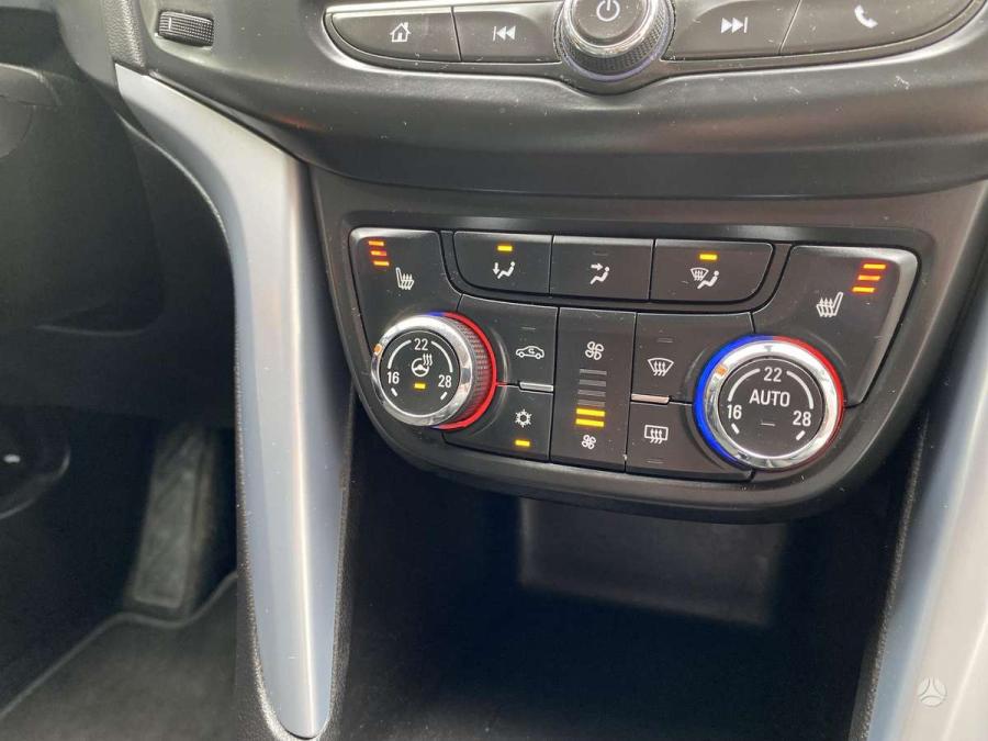 Blue Opel Zafira Tourer 2019 in Marijampole, with an engine capacity of 1.96 L and mileage of 223 thousand km for 8450 €, photo 26 on AUTOMOTO.COM.LV