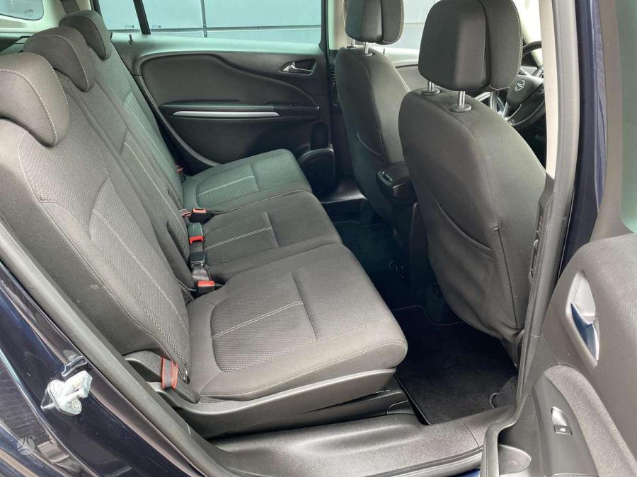 Blue Opel Zafira Tourer 2019 in Marijampole, with an engine capacity of 1.96 L and mileage of 223 thousand km for 8450 €, photo 37 on AUTOMOTO.COM.LV