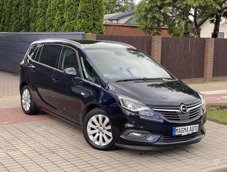 Blue Opel Zafira Tourer 2019 in Marijampole, with an engine capacity of 1.96 L and mileage of 249 thousand km for 8350 €, photo 3 on AUTOMOTO.COM.LV
