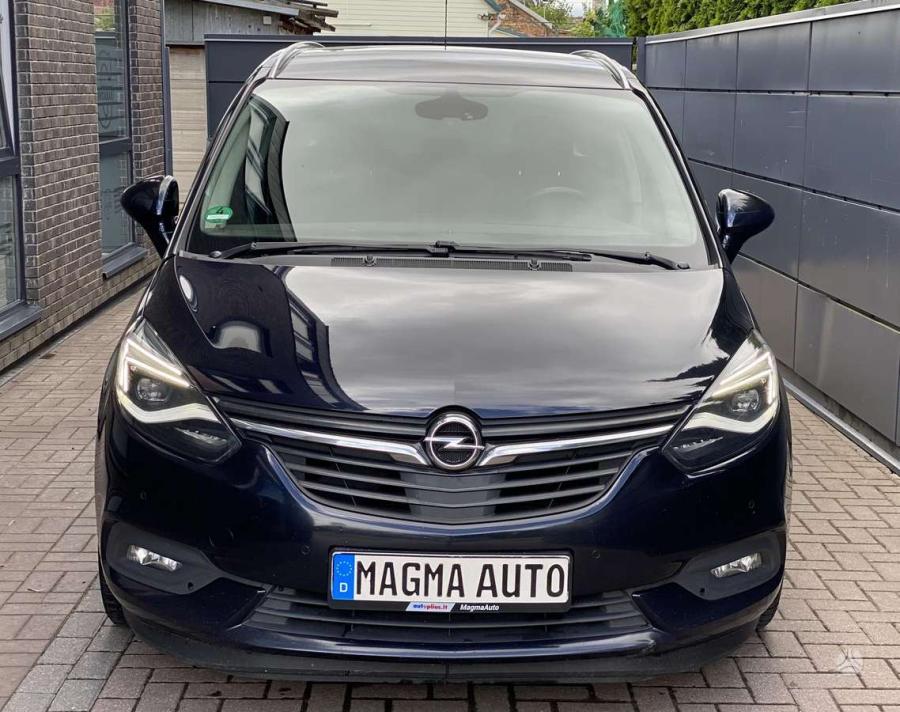 Blue Opel Zafira Tourer 2019 in Marijampole, with an engine capacity of 1.96 L and mileage of 249 thousand km for 8350 €, photo 4 on AUTOMOTO.COM.LV