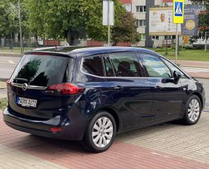 Blue Opel Zafira Tourer 2019 in Marijampole, with an engine capacity of 1.96 L and mileage of 249 thousand km for 8350 €, photo 6 on AUTOMOTO.COM.LV
