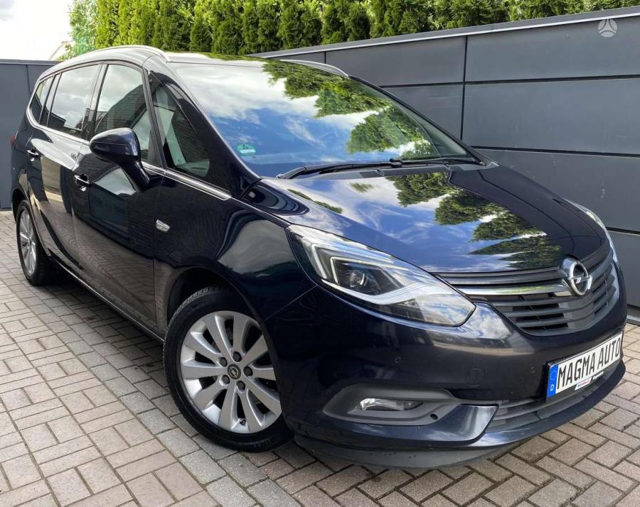 Blue Opel Zafira Tourer 2019 in Marijampole, with an engine capacity of 1.96 L and mileage of 249 thousand km for 8350 €, photo 8 on AUTOMOTO.COM.LV