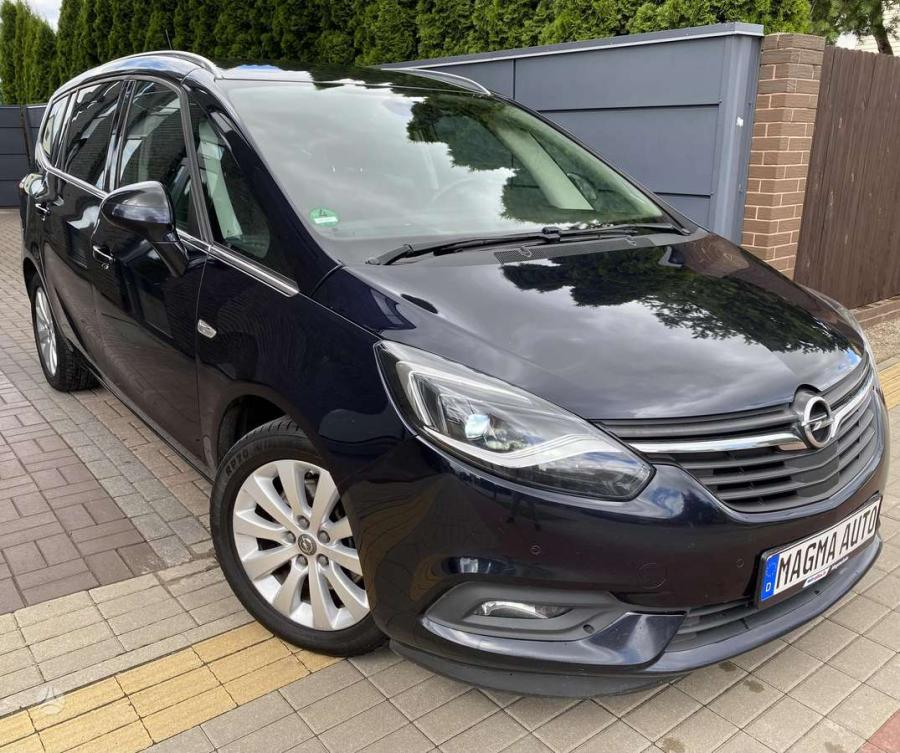 Blue Opel Zafira Tourer 2019 in Marijampole, with an engine capacity of 1.96 L and mileage of 249 thousand km for 8350 €, photo 9 on AUTOMOTO.COM.LV