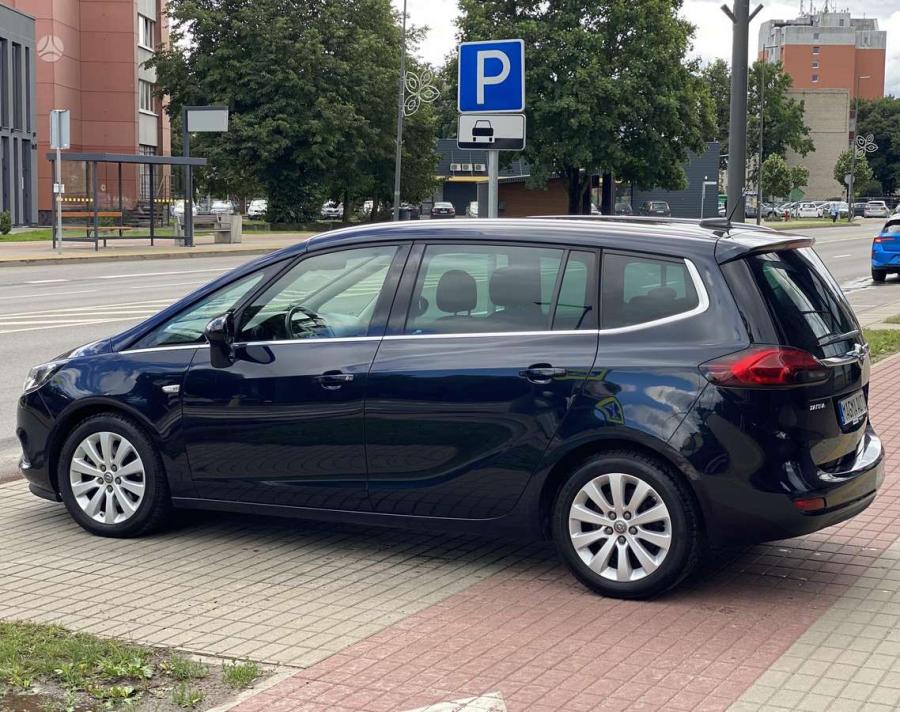 Blue Opel Zafira Tourer 2019 in Marijampole, with an engine capacity of 1.96 L and mileage of 249 thousand km for 8350 €, photo 14 on AUTOMOTO.COM.LV